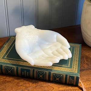 Vintage Avon White Milk Glass Hands, Soap Dish, Key, Coin, Jewelry ...