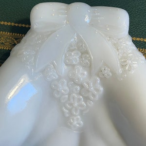 Vintage Avon White Milk Glass Hands, Soap Dish, Key, Coin, Jewelry ...