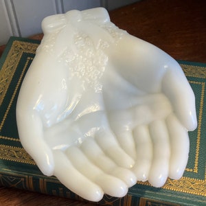 Vintage Avon White Milk Glass Hands, Soap Dish, Key, Coin, Jewelry ...