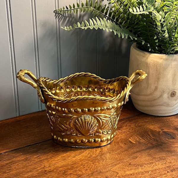 Clam Shell Planter - Etsy