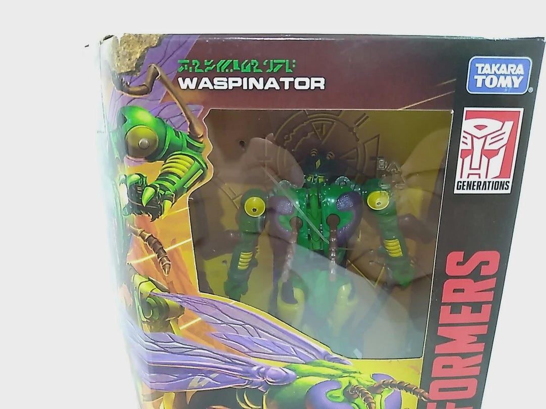 Hasbro Transformers War for Cybertron Trilogy Waspinator Action Figure ...