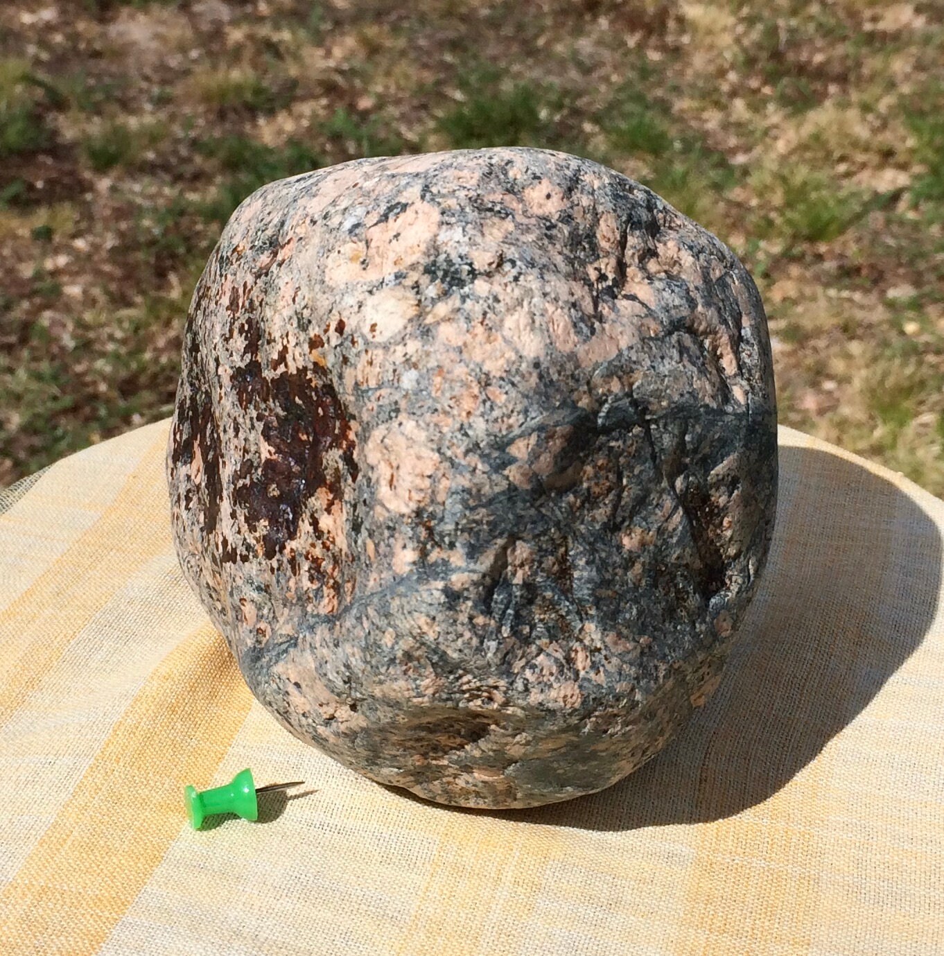 Meteorite 2,664 Gram Lunar Meteorite, Basalt With Feldspathic Breccia ...