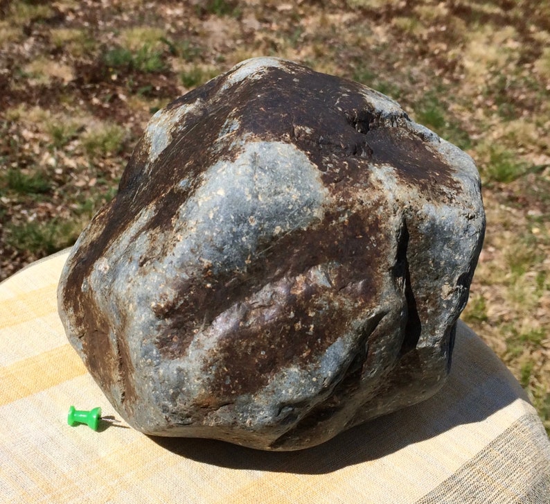 Meteorite 5,611 Gram Lunar Meteorite, Basalt With Feldspathic Breccia ...