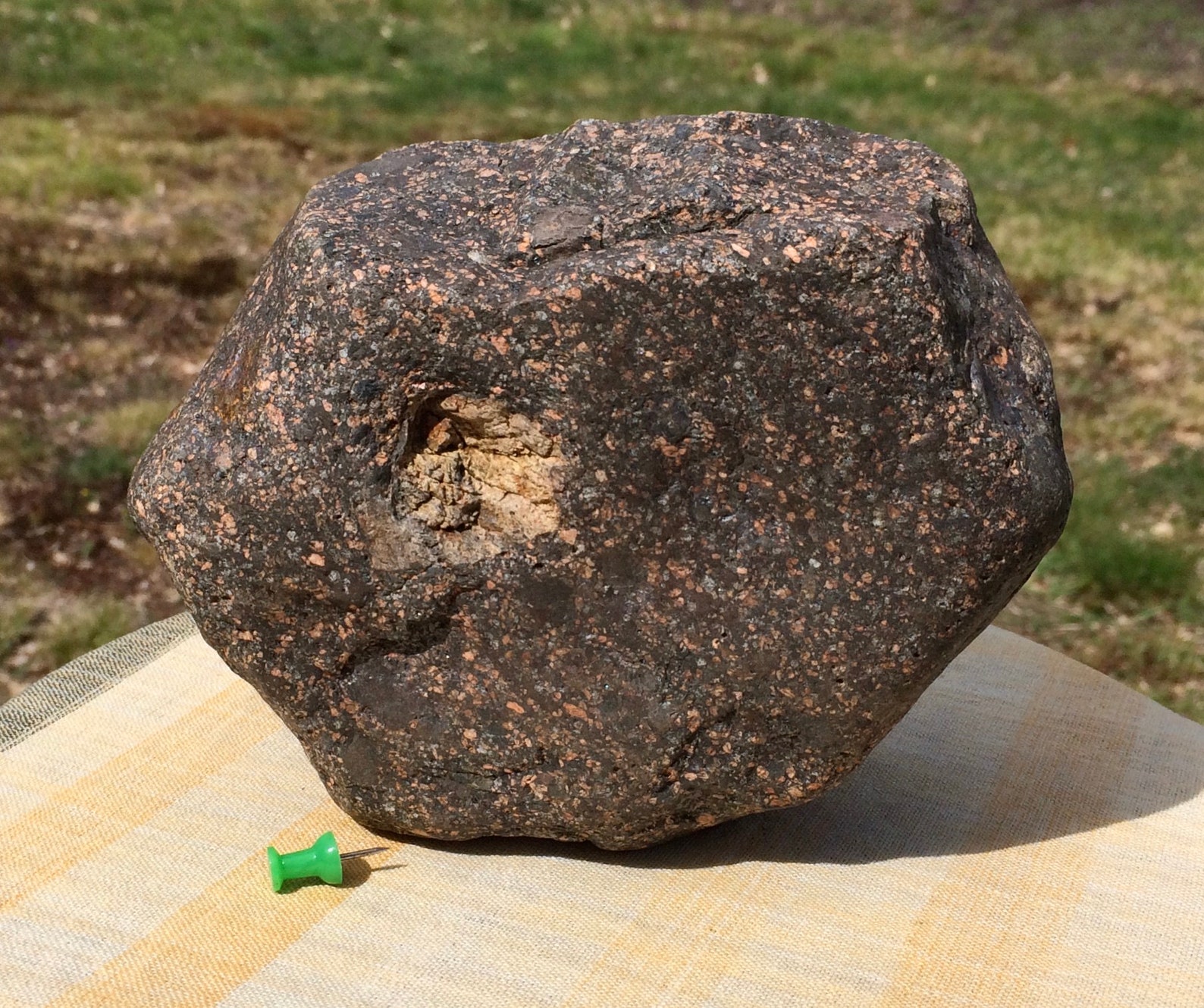 Meteorite 2,747 Gram Lunar Meteorite, Basalt With Feldspathic Breccia ...