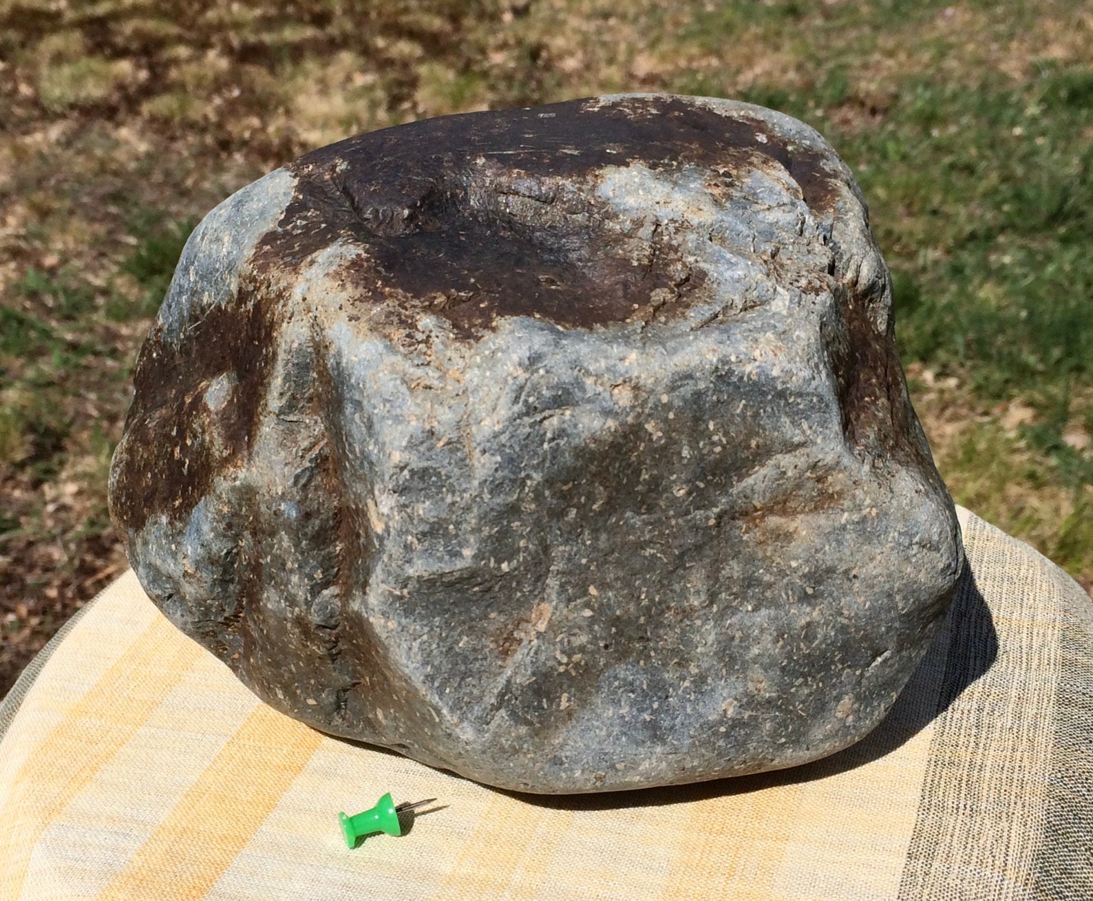 Meteorite 5,611 Gram Lunar Meteorite, Basalt With Feldspathic Breccia ...