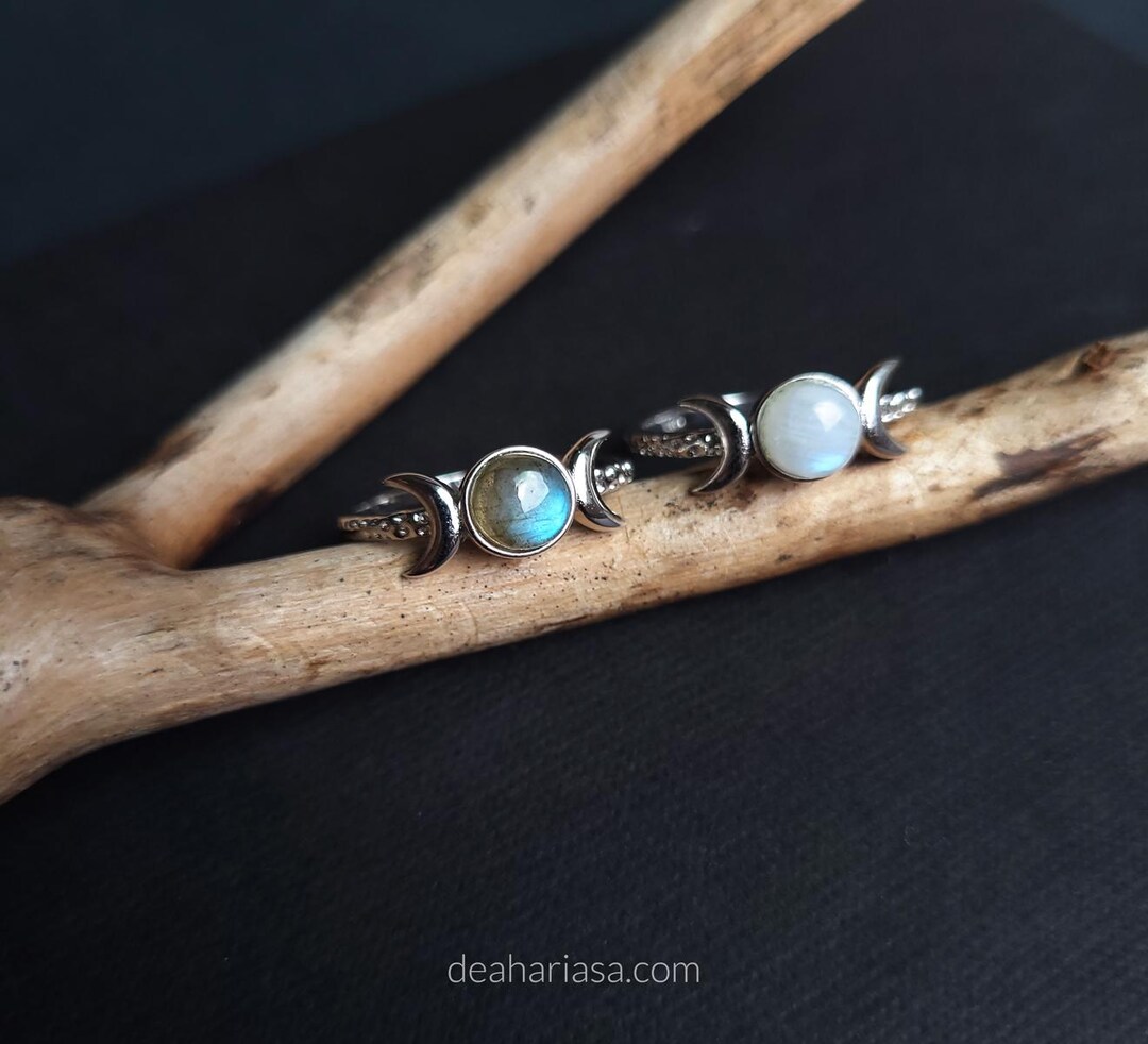 Hecate Sterling Silver Moon Phase Ring Moonstone, Labradorite Witchy ...