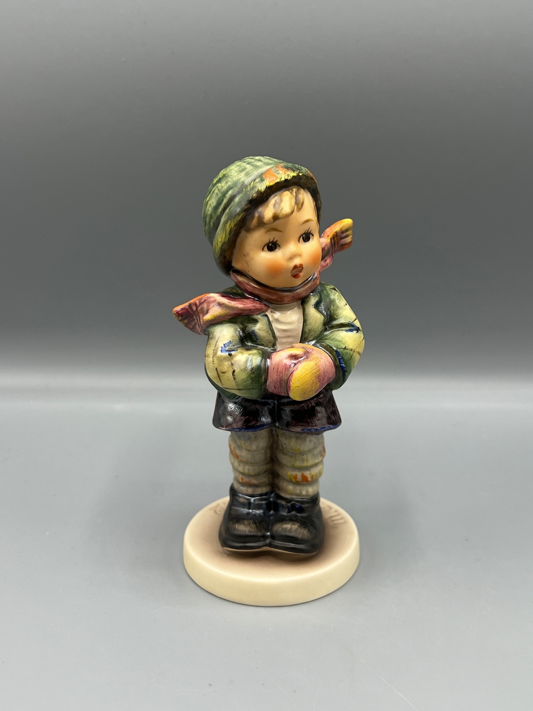 Vintage Goebel Hummel Figurine - ‘it’s Cold’ Collector’s Club Special ...