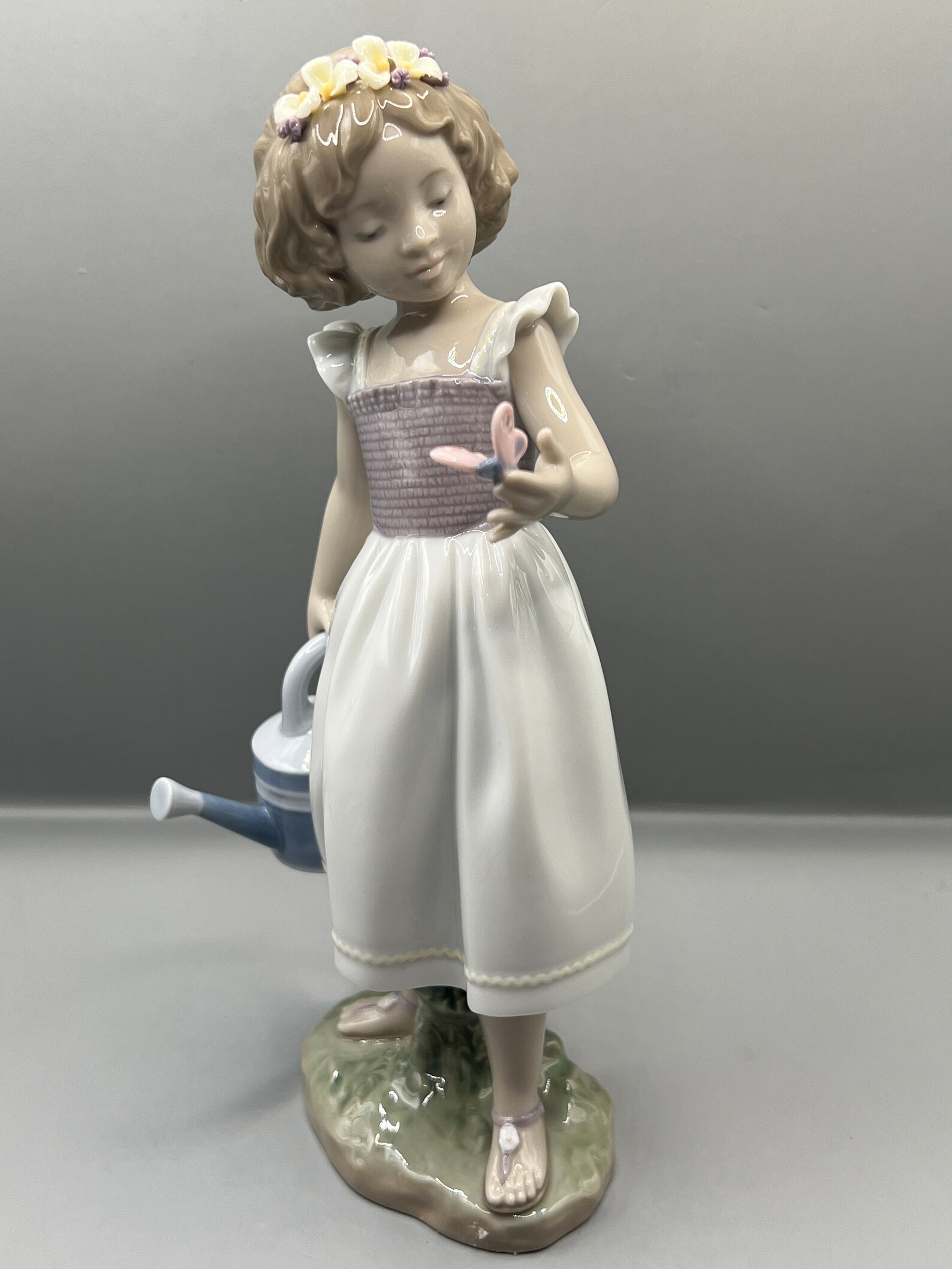 Vintage Lladro "good Morning Butterfly" Figurine: Girl With Watering ...