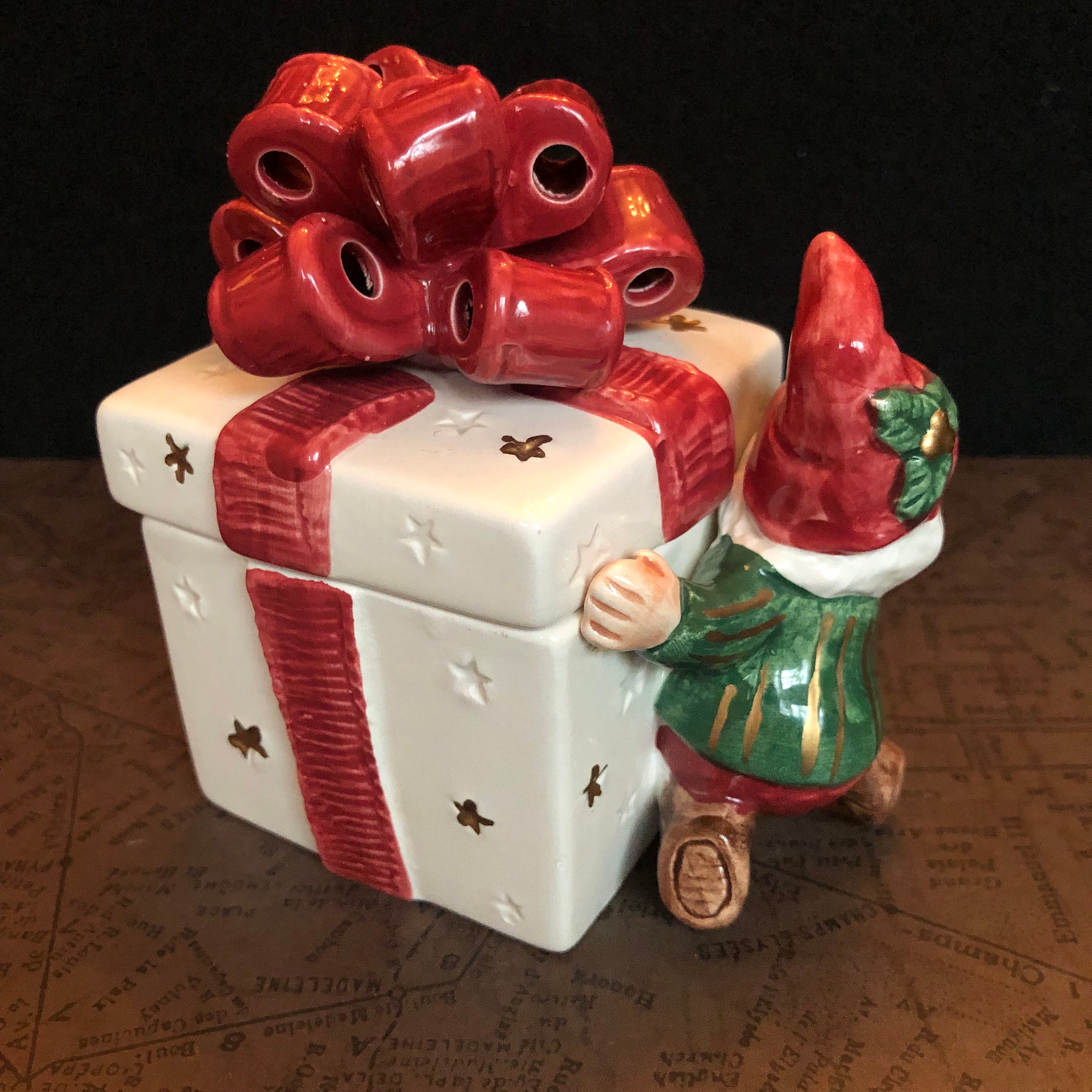 Vintage Fitz and Floyd Elves and Presents Creamer and Lidded Sugar Bowl ...