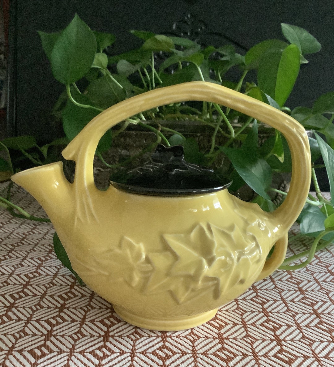 Mccoy Teapot Twig and Ivy , Ivy Leaf Pattern Yellow With Black Lid ...