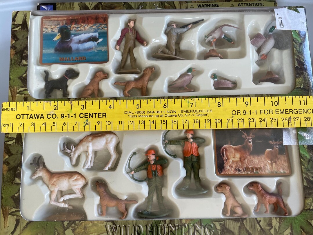 Wild Duck Hunting Figures Hunters Dogs Duck Mallards Labs Retrievers ...
