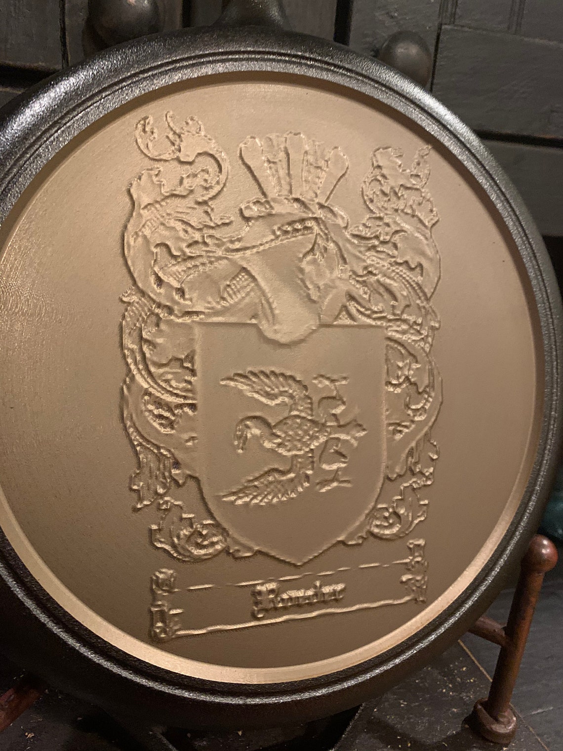 Family Crest Cast Iron Skillet - Etsy