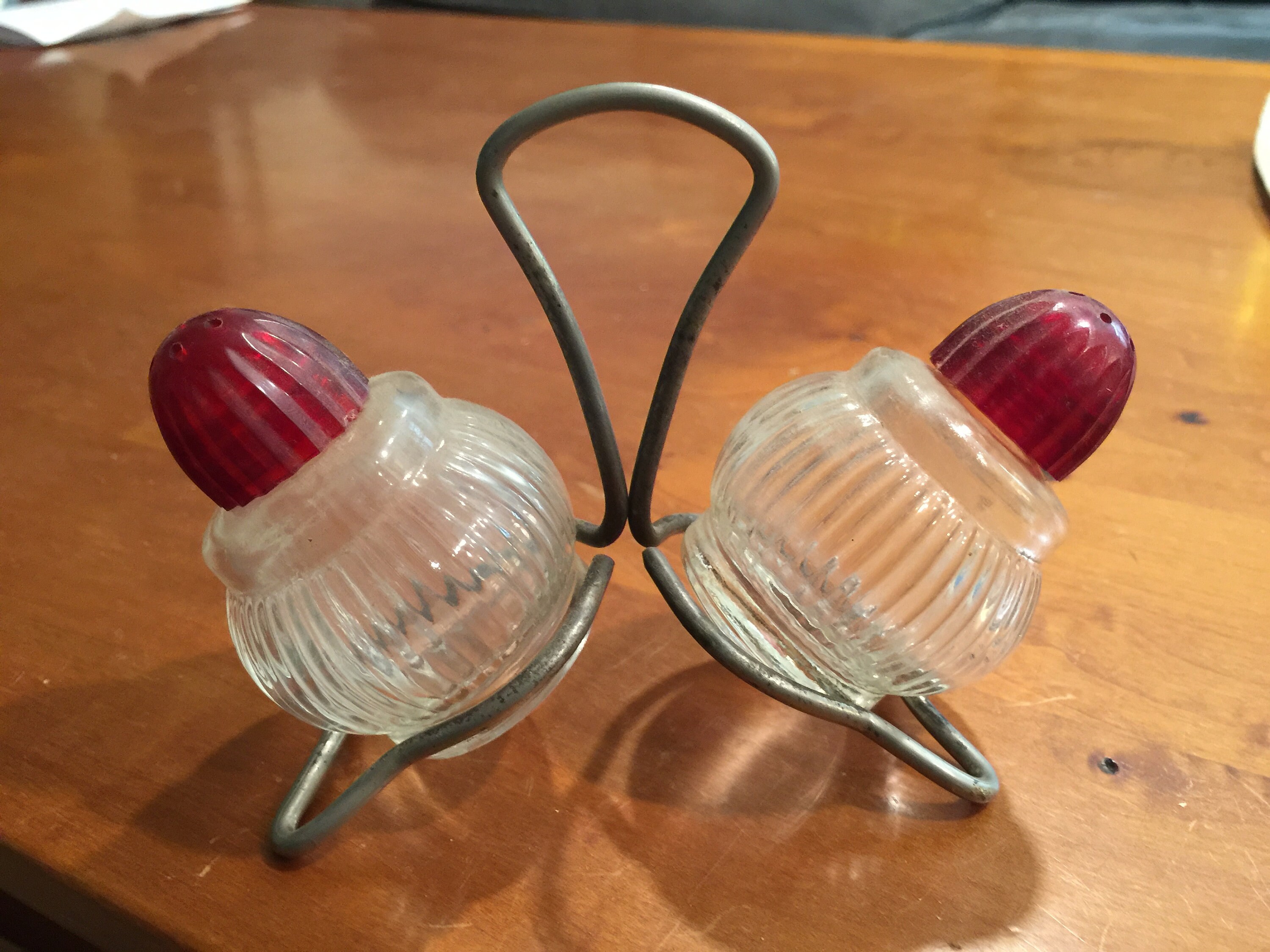 Buy Red Cap Shakers With Stand Online in India - Etsy