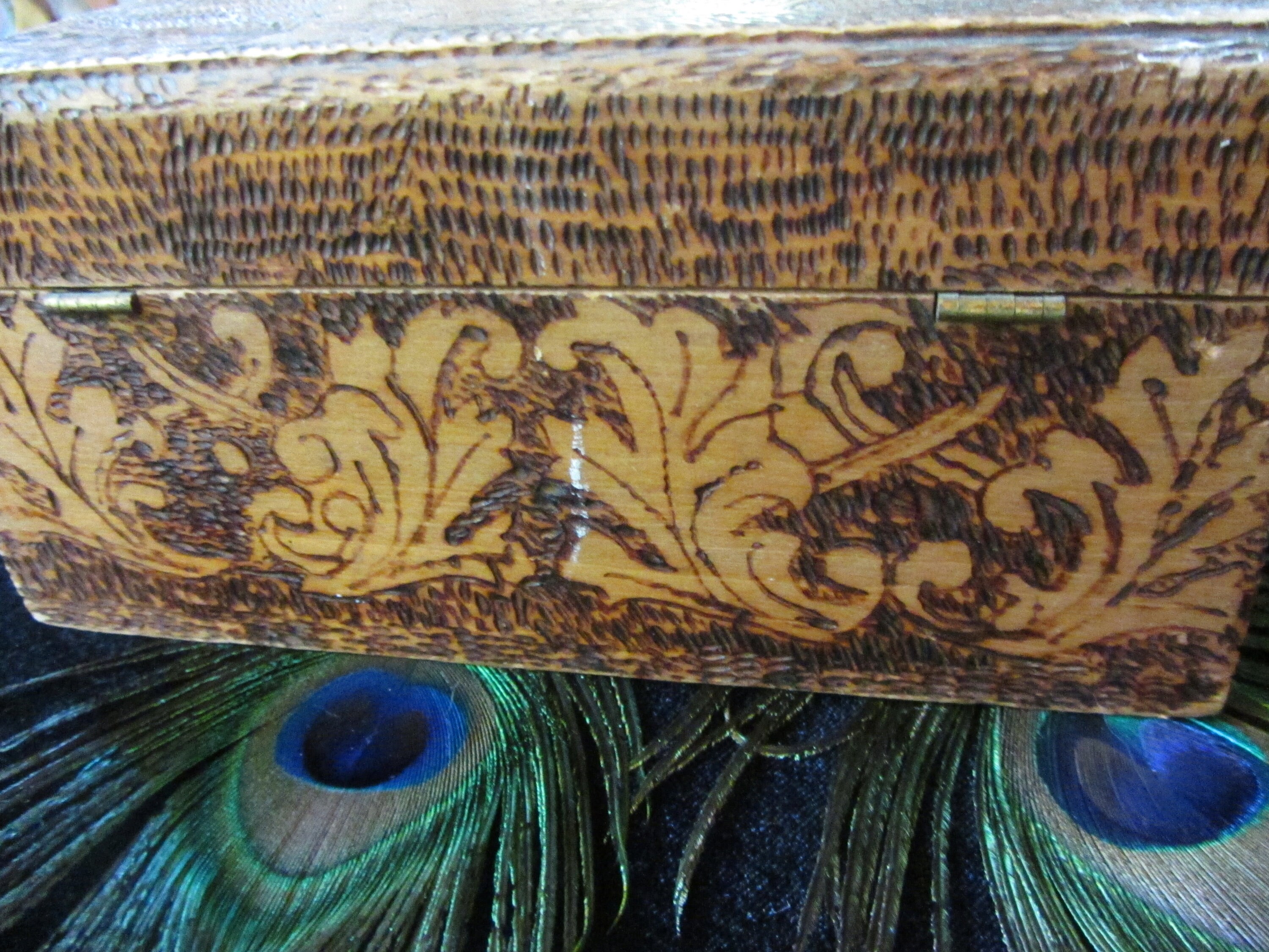 Vintage Flemish Pyrography Box - Etsy