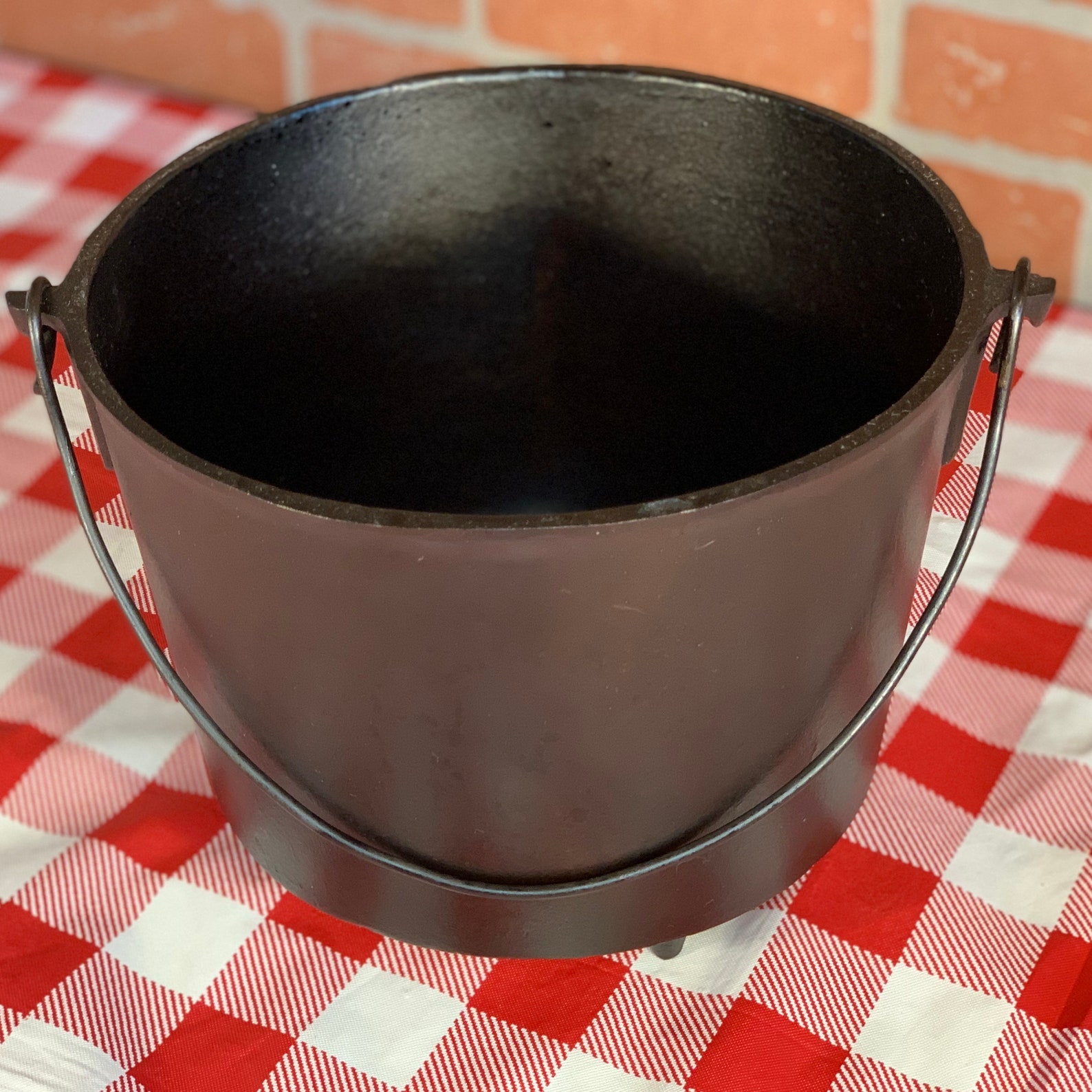 Cast Iron Round Bottom Kettle No. 8, Vintage 3 Footed 9 Quart Cowboy ...