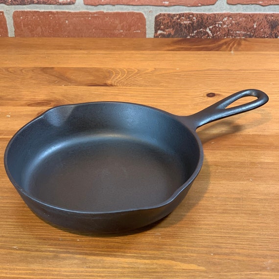 Unmarked Single Notch Lodge 3 6 1/4 Inch Cast Iron Skillet - Etsy