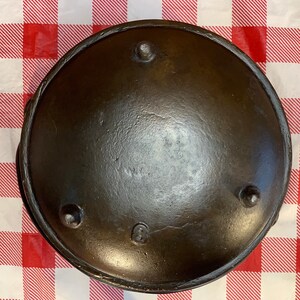 Cast Iron Round Bottom Kettle No. 8, Vintage 3 Footed 9 Quart Cowboy ...