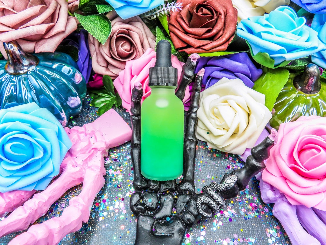 Rich Witch Energy: Intention Oil | Money Spell | Hoodoo Conjure Oil - Etsy