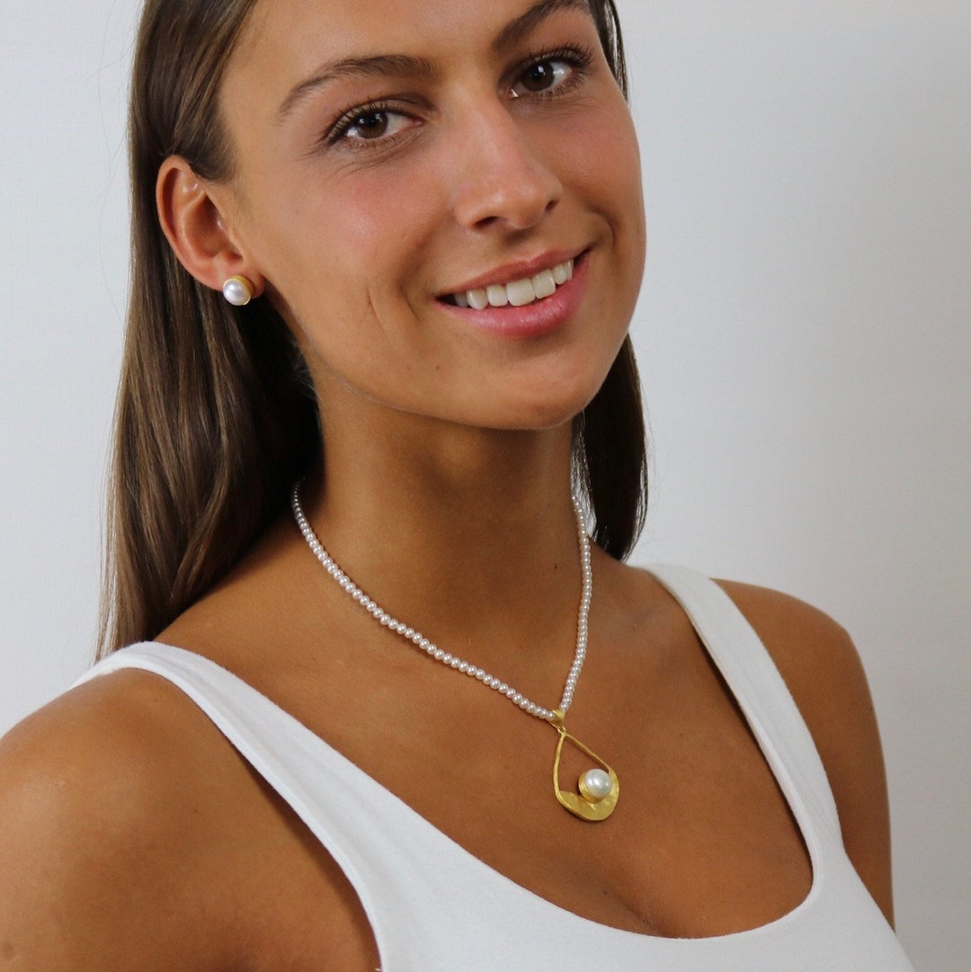 Small Pearl Necklace Gold Pendant, Handmade, the Perfect Gift for Your ...