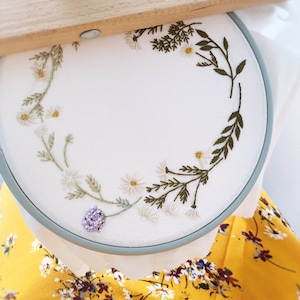 Chamomile Wreath Embroidery Pattern, Floral Beginner Embroidery PDF ...