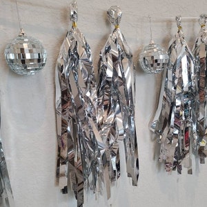 16 Piece Disco Tissue Tassels Silver Tissue Tassels Silver Disco Banner ...