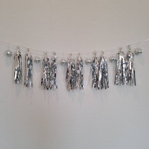 16 Piece Disco Tissue Tassels Silver Tissue Tassels Silver Disco Banner ...