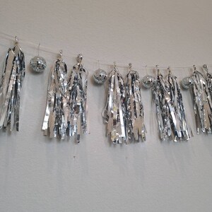 16 Piece Disco Tissue Tassels Silver Tissue Tassels Silver Disco Banner ...