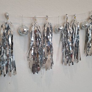 16 Piece Disco Tissue Tassels Silver Tissue Tassels Silver Disco Banner ...