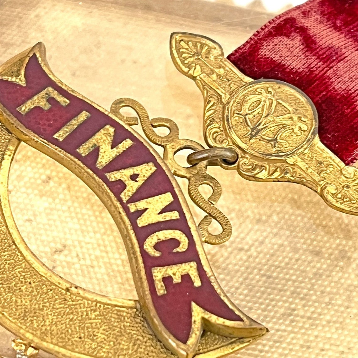 Antique King Queen Royal Crown Finance Velvet Ribbon Brooch Pin Masonic ...