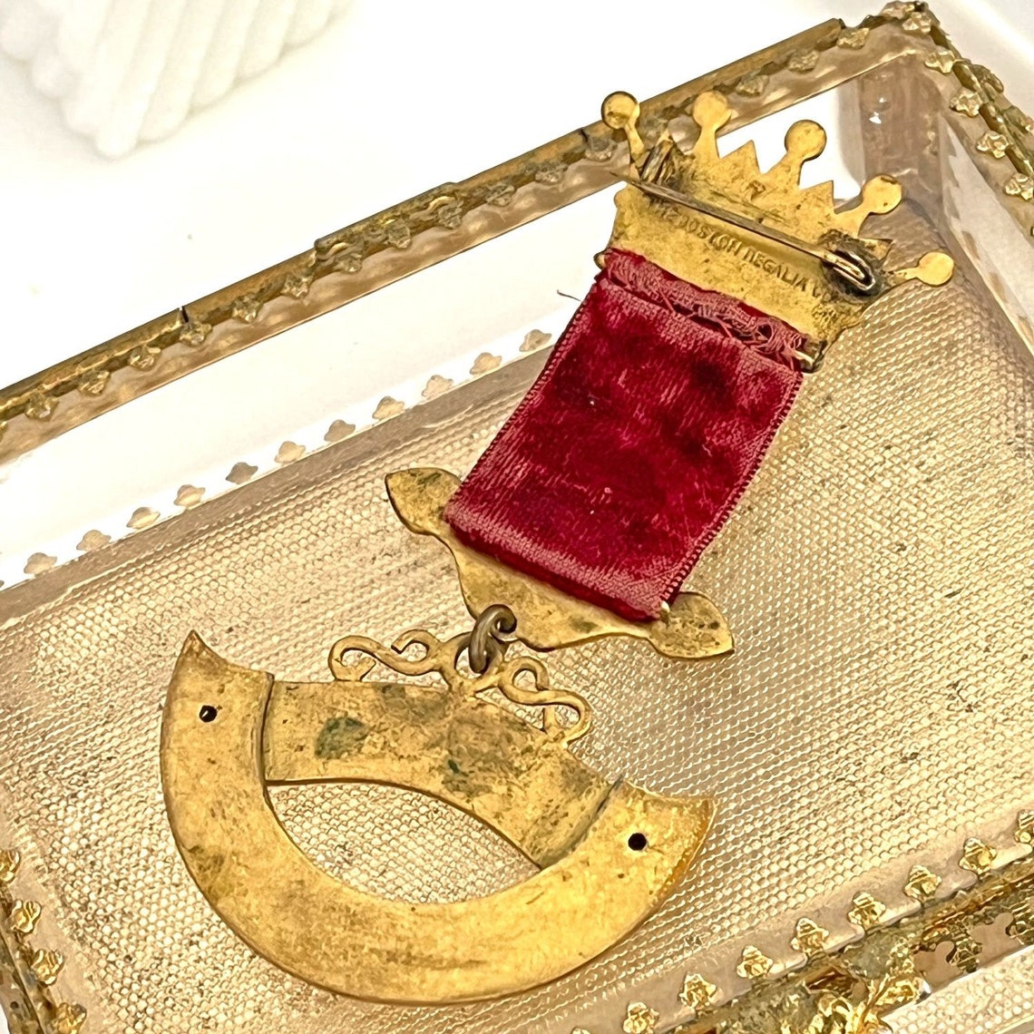 Antique King Queen Royal Crown Finance Velvet Ribbon Brooch Pin Masonic ...