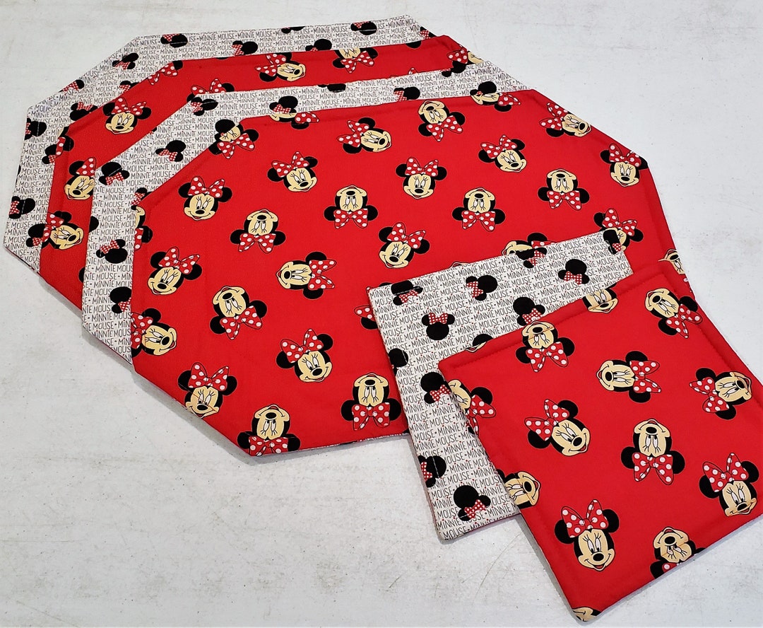 Disney's Minnie Mouse Placemats and Potholders Set, 4 and 2 - Etsy
