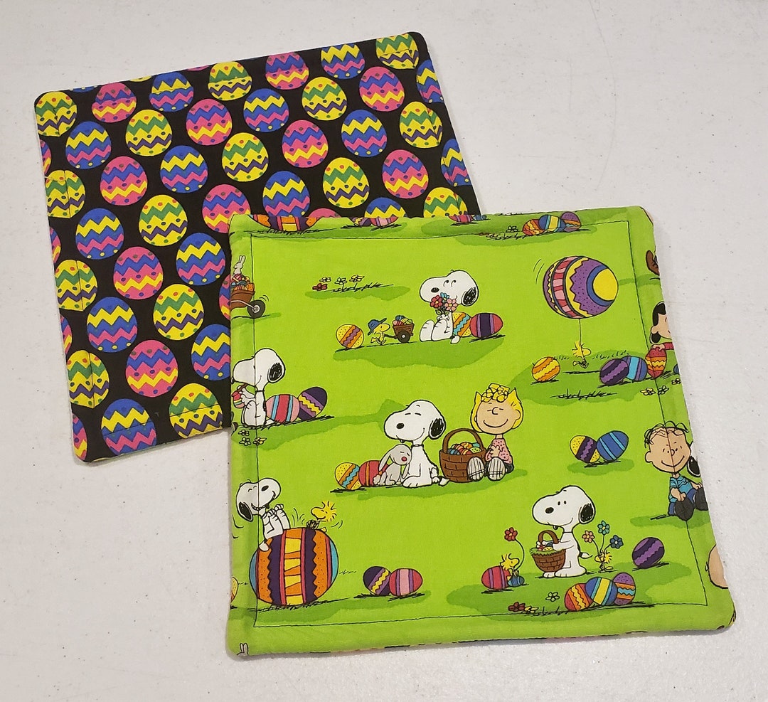 Peanuts Snoopy Easter Egg Reversible Potholders, Set of 2 - Etsy
