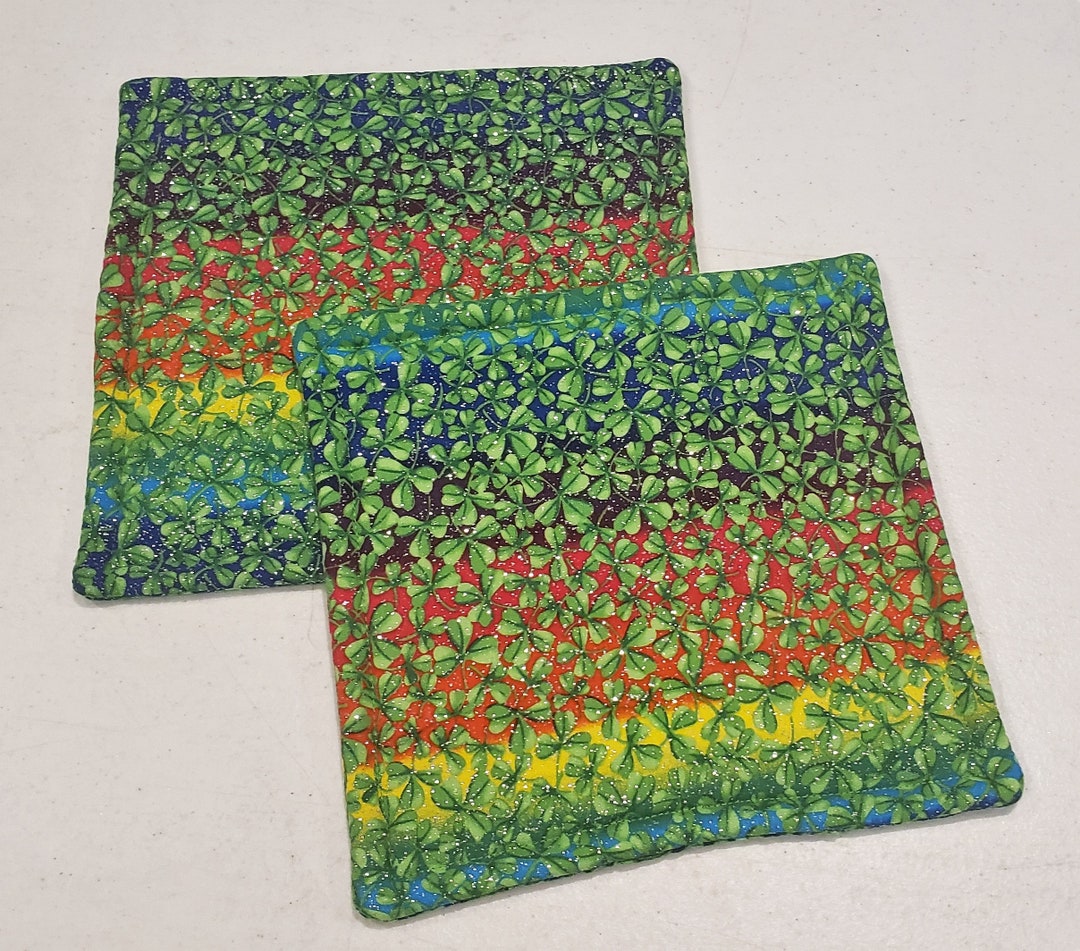 St. Patrick's Day, Sparkling 4 Leaf Clover on a Rainbow Potholder, Set ...
