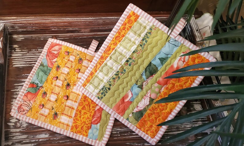 Potholders Reversible Set of Two Handmade Decorative Quilted Potholders ...