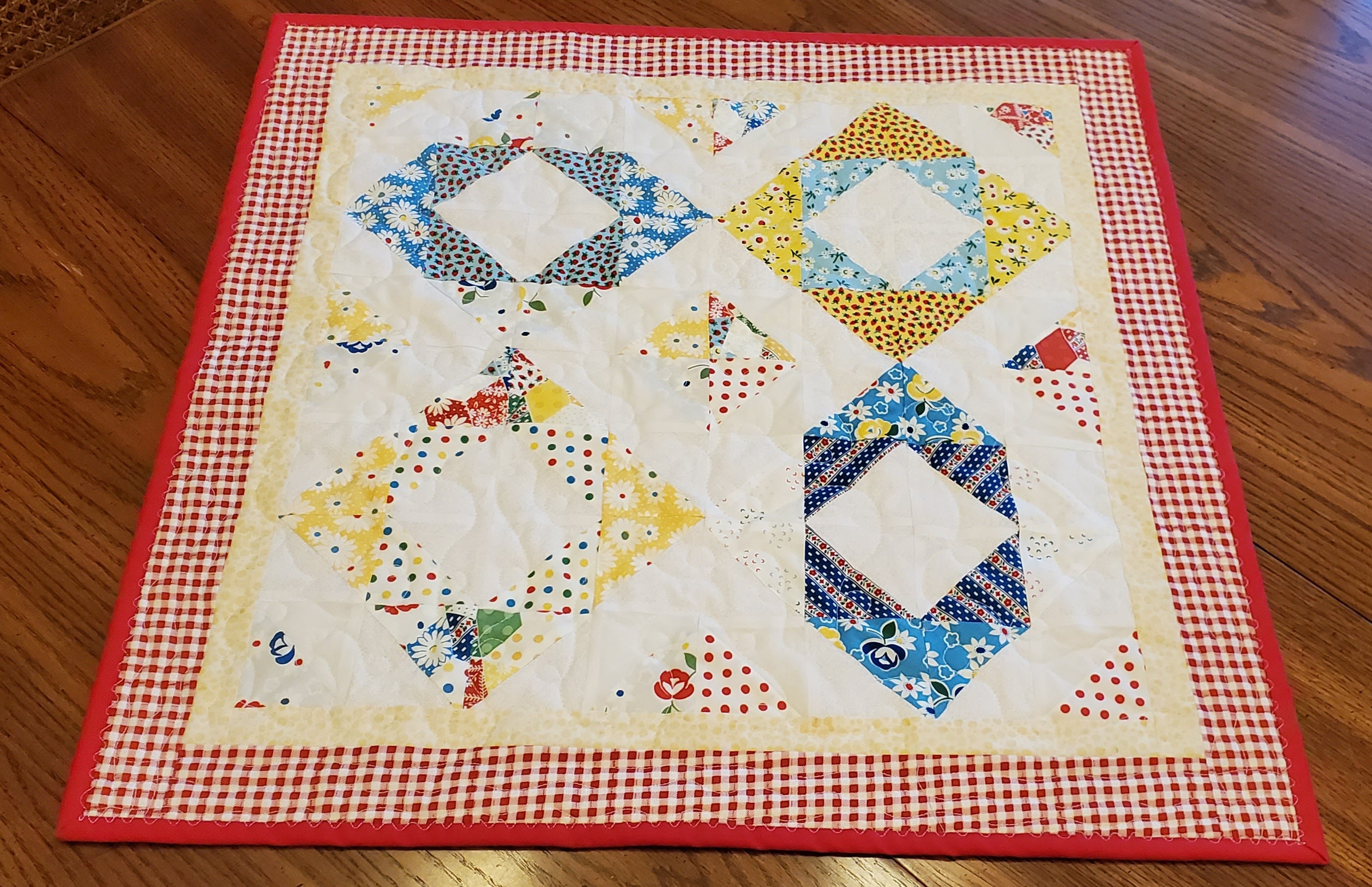 Vintage Inspired Kitchen Table Topper Reversible Redbird Cardinal ...