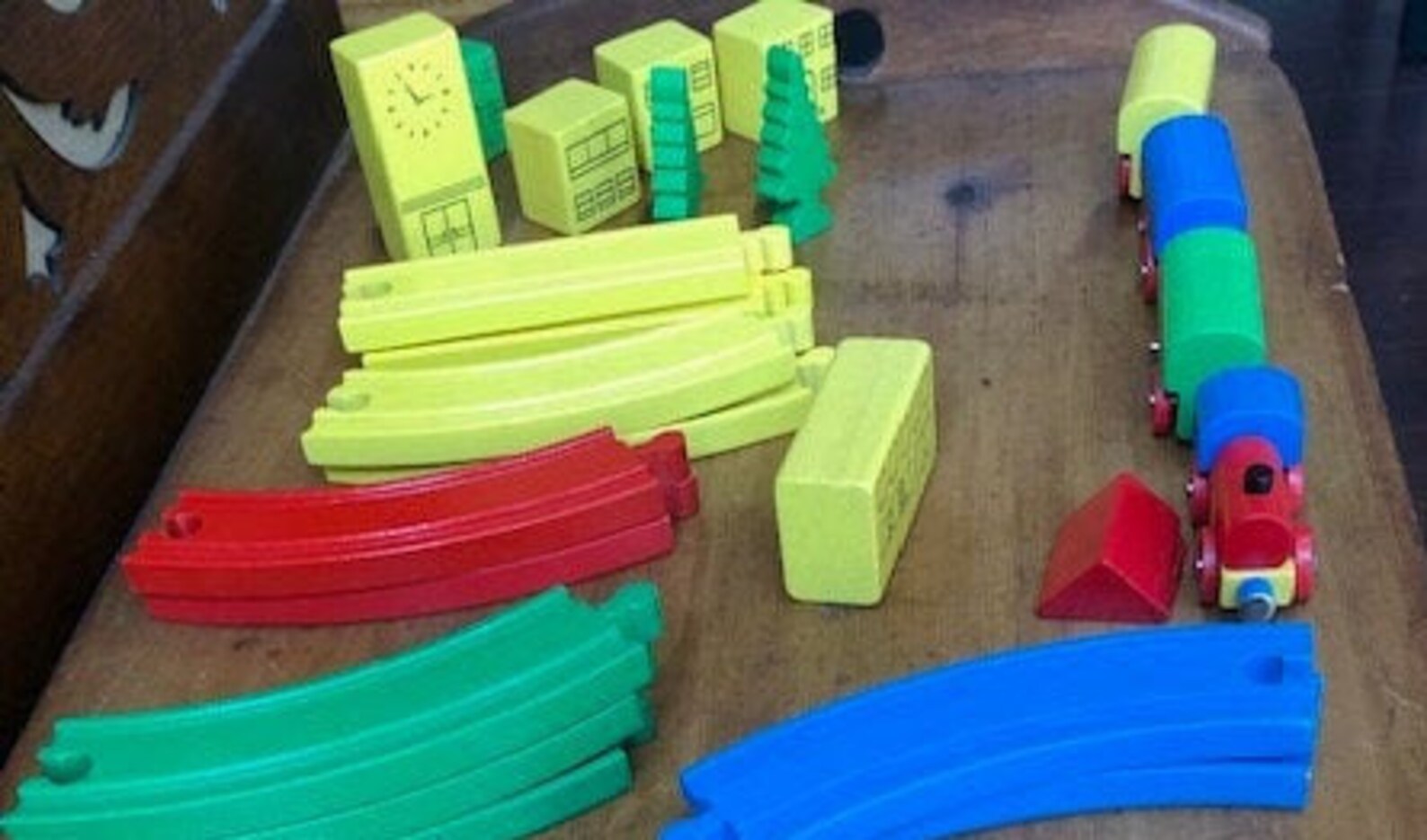 Vintage Heros Colourful Wooden Railstrain Set With Little Town, No ...
