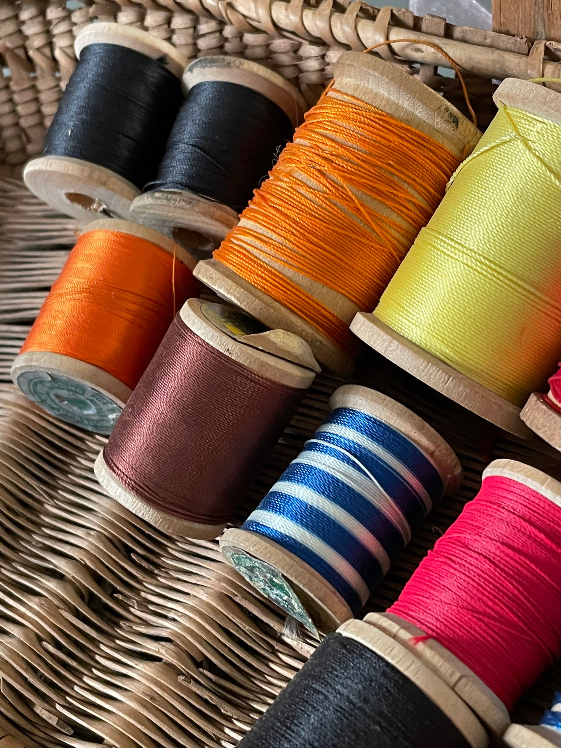 Vintage Wooden Fishing Spools of Rod Winding Fly Tying Thread, 14 ...