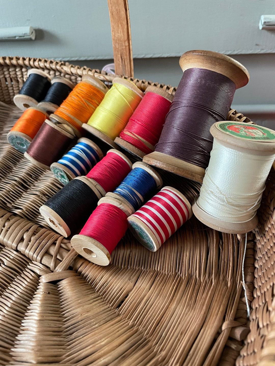 Vintage Wooden Fishing Spools of Rod Winding Fly Tying Thread, 14 ...