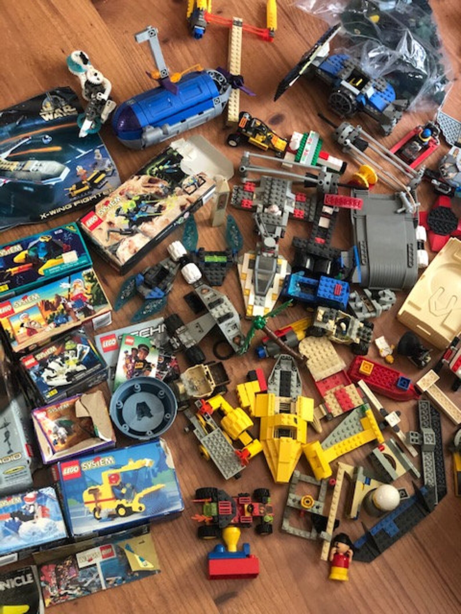Reduced Huge Lot of Legos. Giant Box of Legos, 15-20 Sets, Vintage 1990 ...