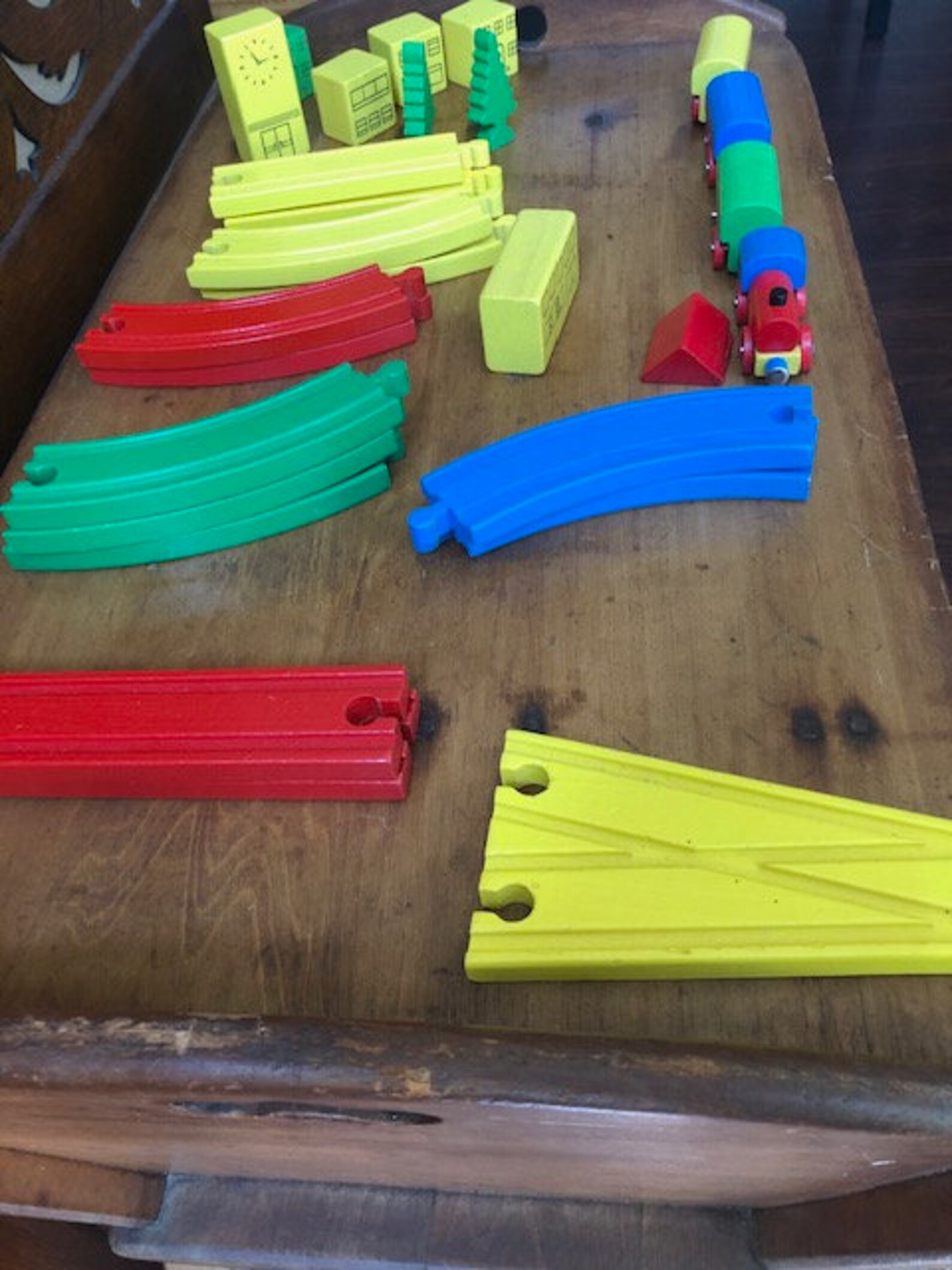 Vintage Heros Colourful Wooden Railstrain Set With Little Town, No ...