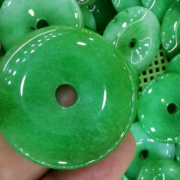 Jade Circle Pendant - Etsy