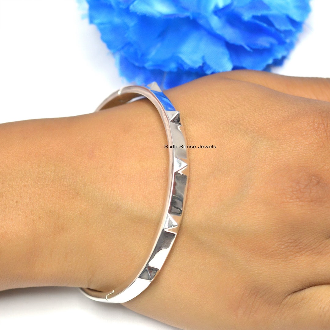 14K Gold Spike Pyramid Bangle, Square Pyramid Bangle Bracelet, 14K ...