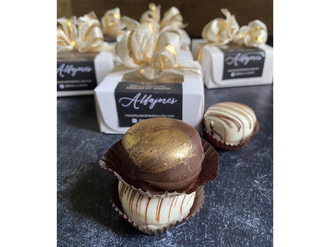 Chocolate Alfajor Favor Gift Boxes (4 per Box) / Gourmet Cookie Favors ...