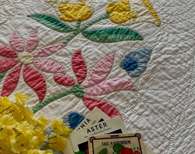 Vintage 1940s, Beautiful Hand Work, Floral Wreath Appliqué Quilt - Etsy