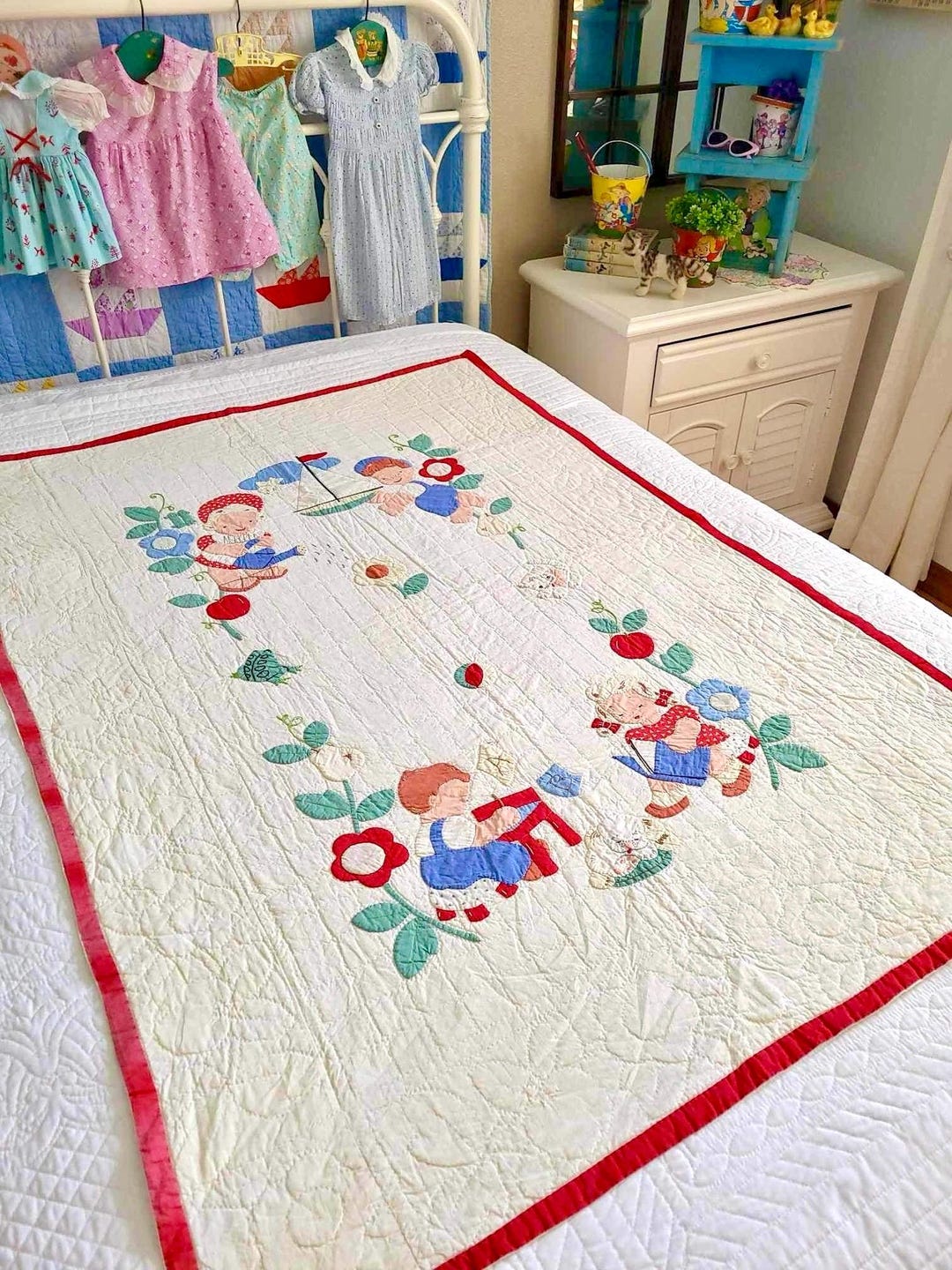 So Sweet! Vintage 40s Red and Soft White Appliqué Crib Quilt - Etsy UK