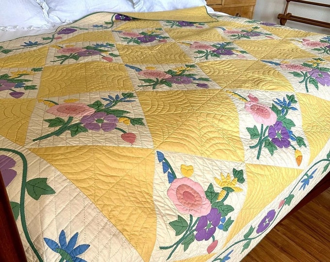 Glorious Yellow and Light Cream “flower Bouquet” Quilt - Etsy