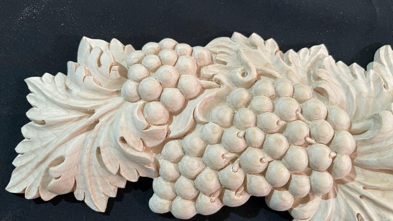 APL-26: Handcarved Grapes Grapevine Central Decorative Antique ...