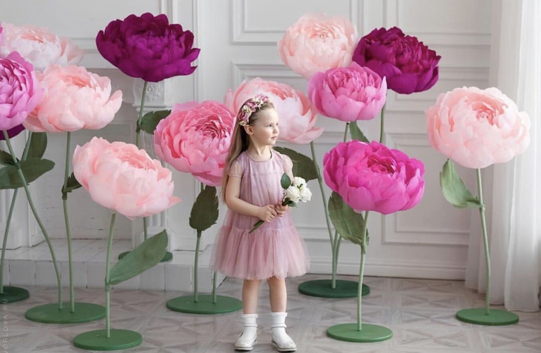 Large Paper Flowers for the Photo Zone. Giant Flowers for Wedding ...