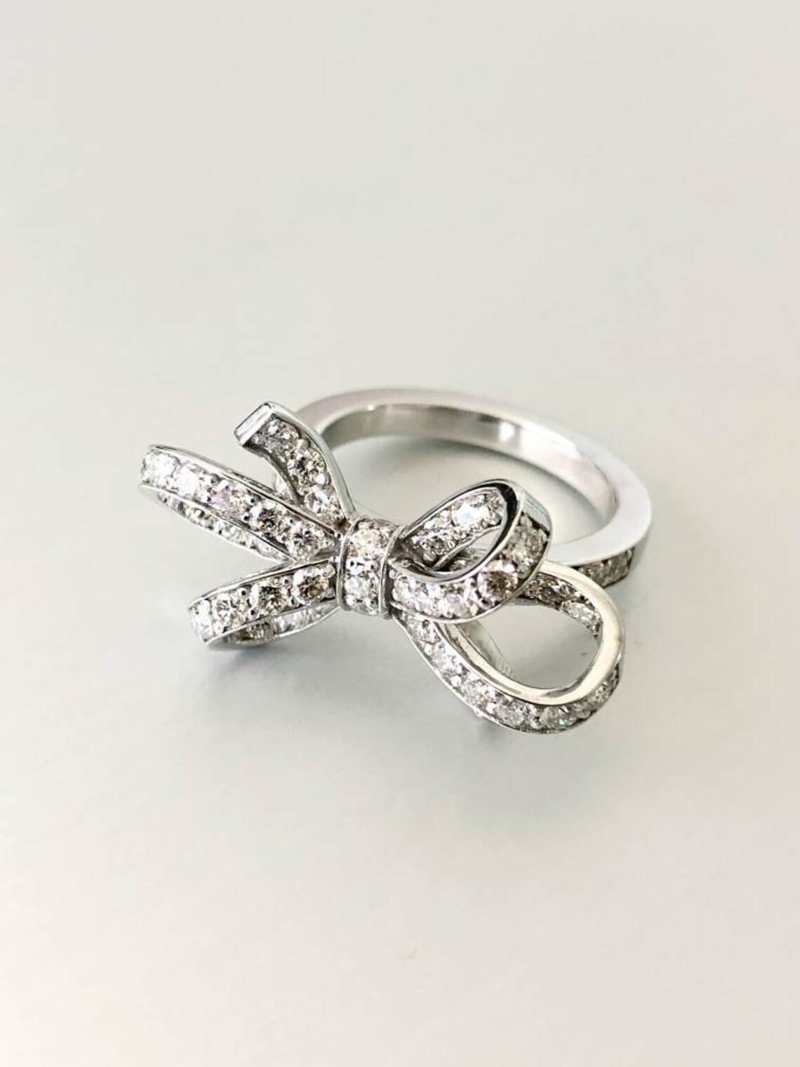 Diamond Bow Ring in White Gold Amazing White Gold Ring With Diamond Bow ...