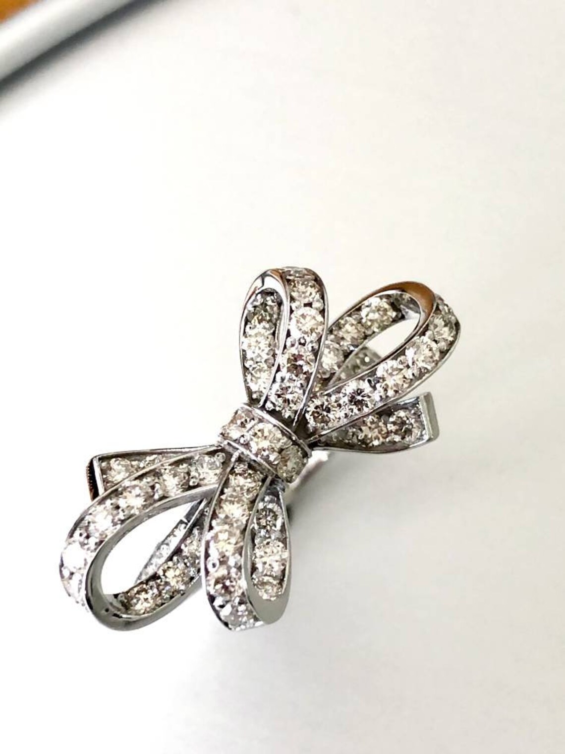 Diamond Bow Ring in White Gold Amazing White Gold Ring With Diamond Bow ...